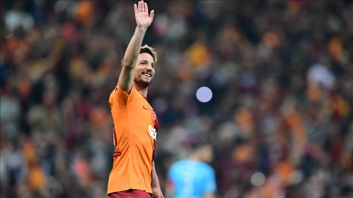 Galatasaray Belçikalı Futbolcu Mertensin Sözleşmesini 2024 2025