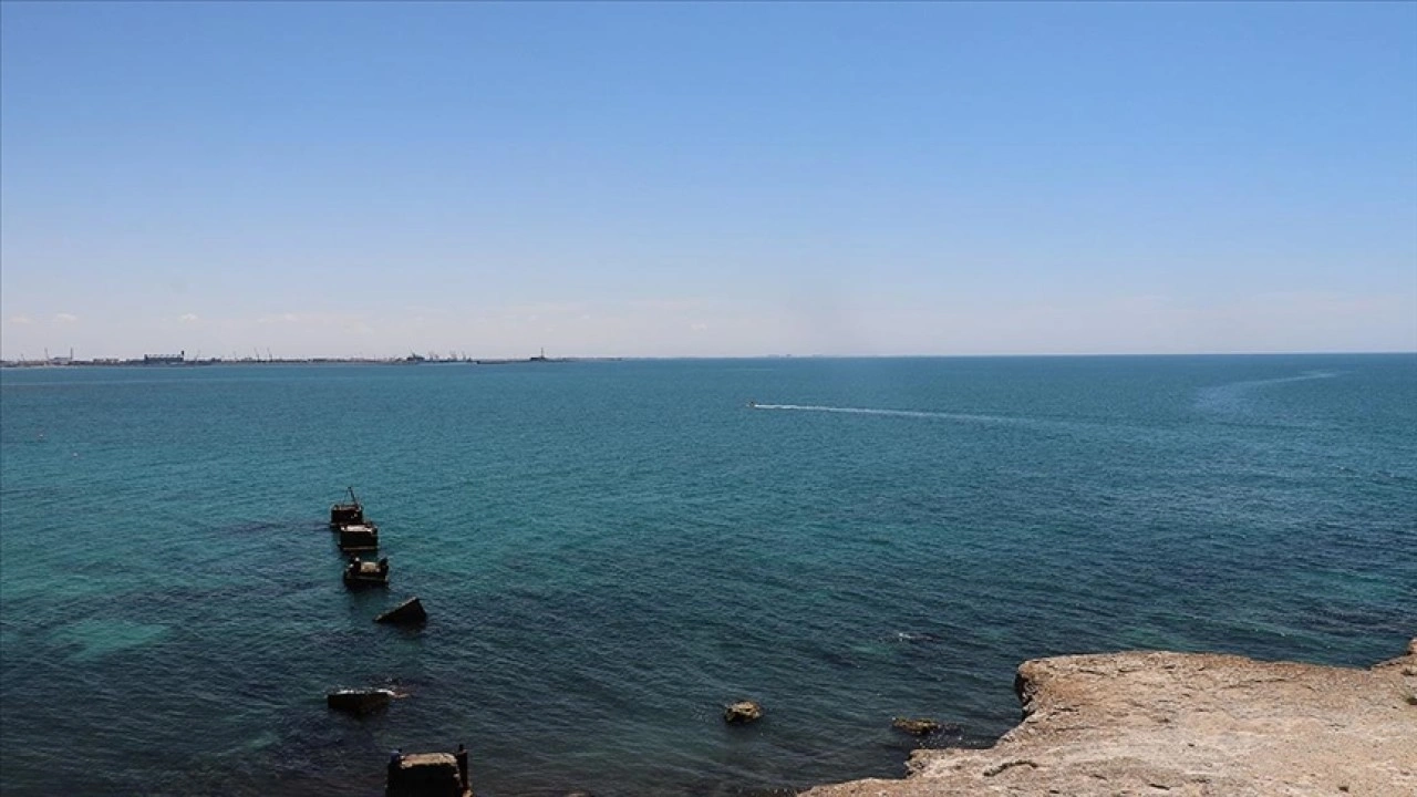 Son 20 yılda su seviyesi yaklaşık 2 metre azalan Hazar Denizi'nin ...